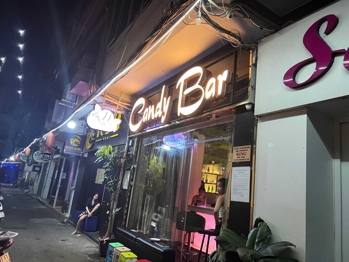 Candy Bar - Nightlife Asia Wiki - Guide for Asian KTVs, Clubs, Bars and ...