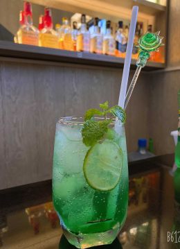 GLORY Bar - Nightlife Asia Wiki - Guide for Asian KTVs, Clubs, Bars and ...