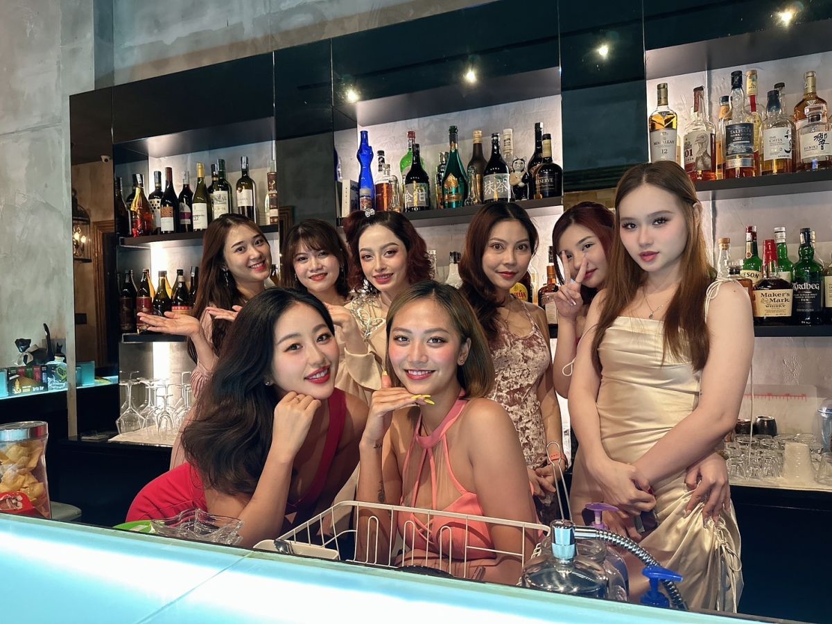 Bar OZA - Nightlife Asia Wiki - Guide for Asian KTVs, Clubs, Bars and Massage Spas