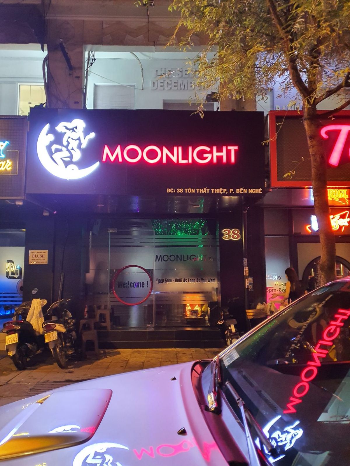 Moonlight Bar Saigon - Nightlife Asia Wiki - Guide for Asian KTVs ...