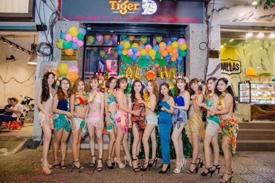 Tipsy Bar - Nightlife Asia Wiki - Guide for Asian KTVs, Clubs, Bars and Massage Spas